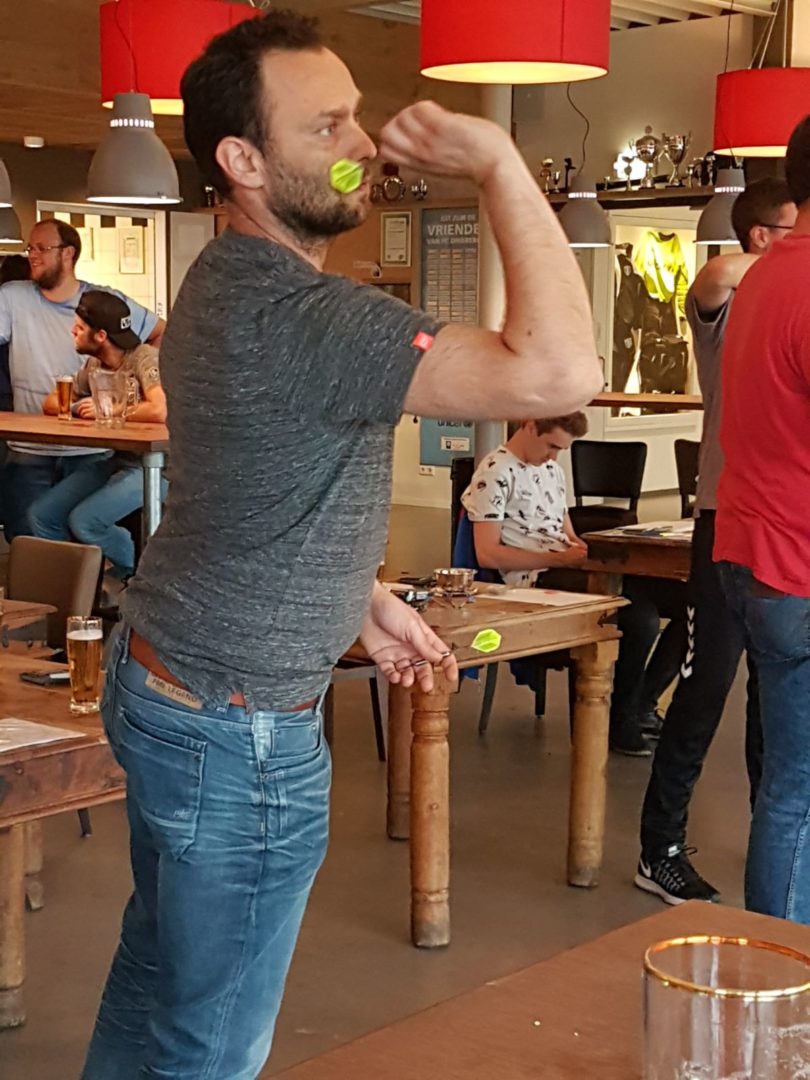 Arthur Gijzen wint Peter Dingemans Single Darttoernooi - FC DRIEBERGEN